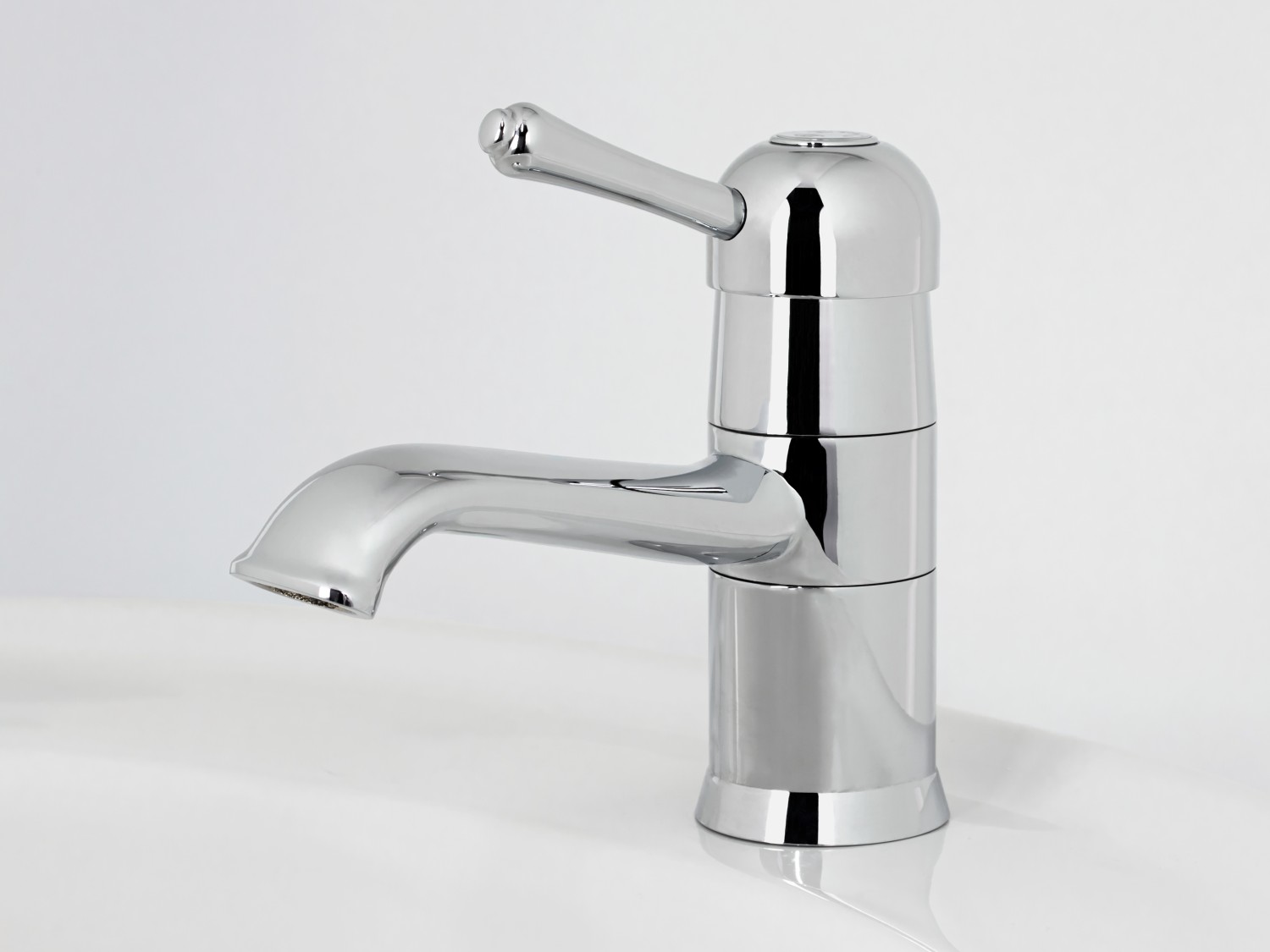 CB | DB Single Lever Mixer with Low Rise Body & Swivel Outlet - DB ...