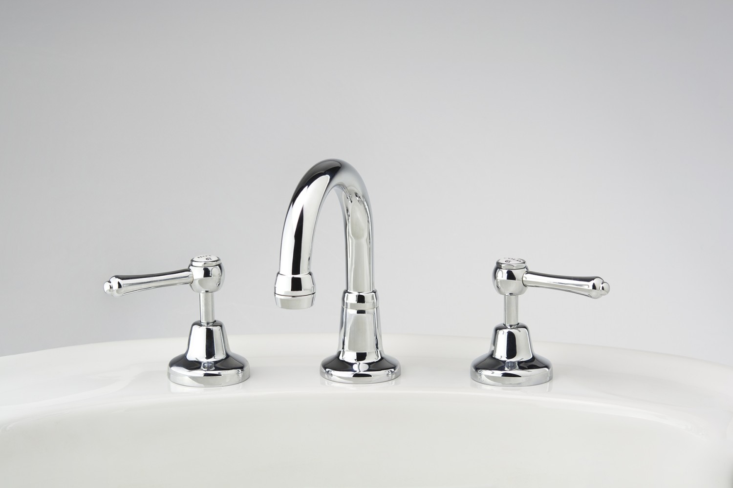 CB | Roulette Lever Basin Set with Swivel Gooseneck Outlet - Hob Basin ...