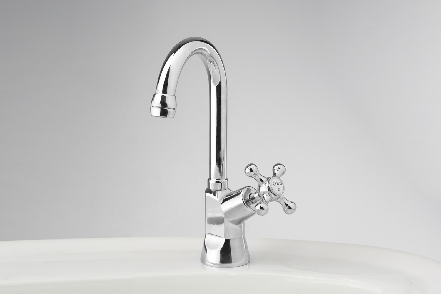 CB | Roulette Drinking Water Pillar Tap with Swivel Gooseneck Outlet ...