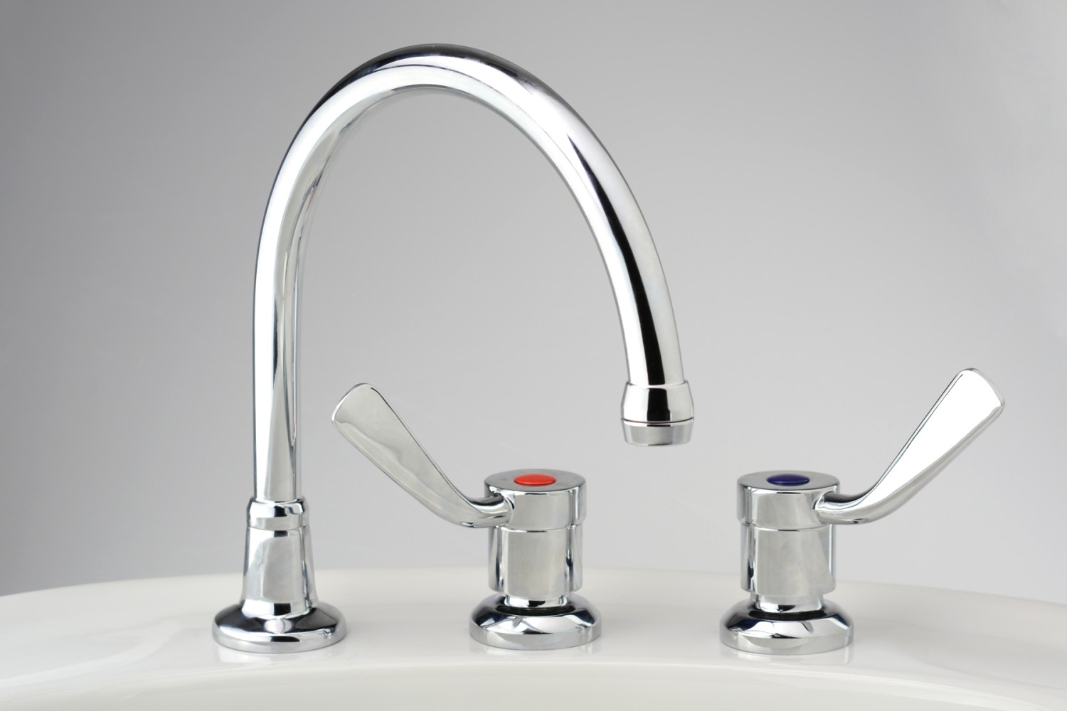 CB | Torrens Flared Lever Hostess Sink Set with Swivel Gooseneck Outlet ...